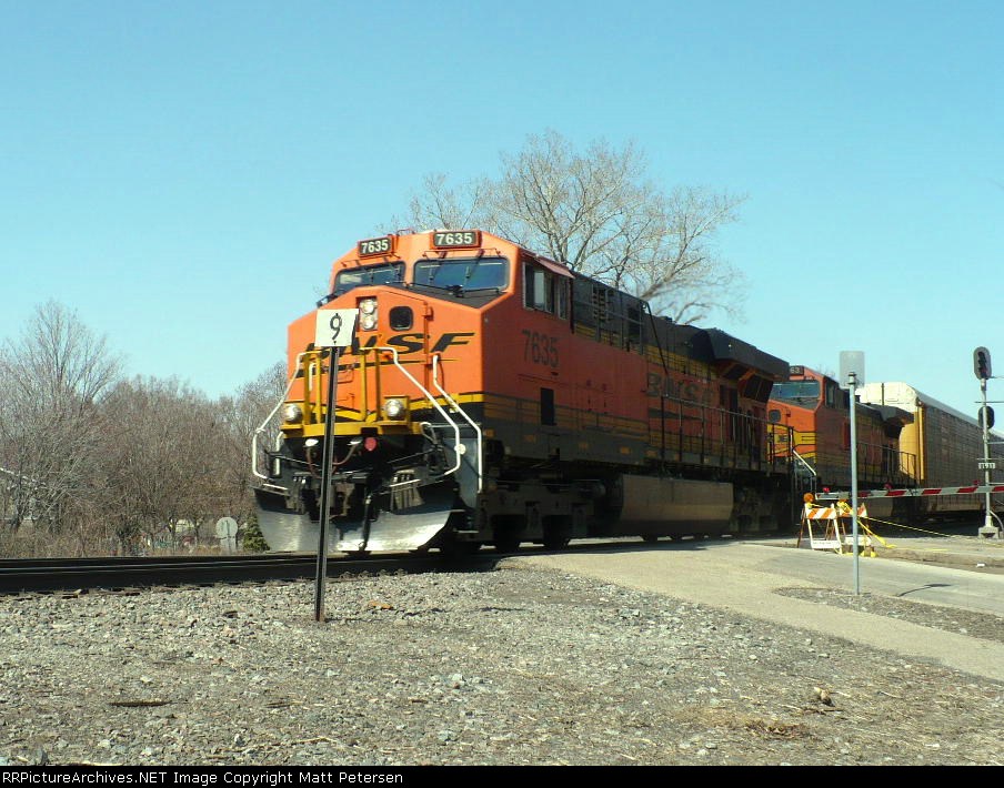 BNSF 7635